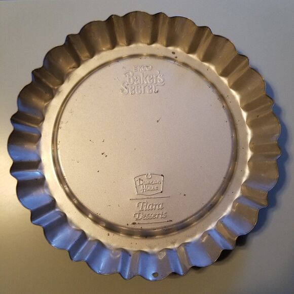 Ekco | Kitchen | Vintage Ekco Bakers Secret Dunkan Hines Tiara Desserts ...